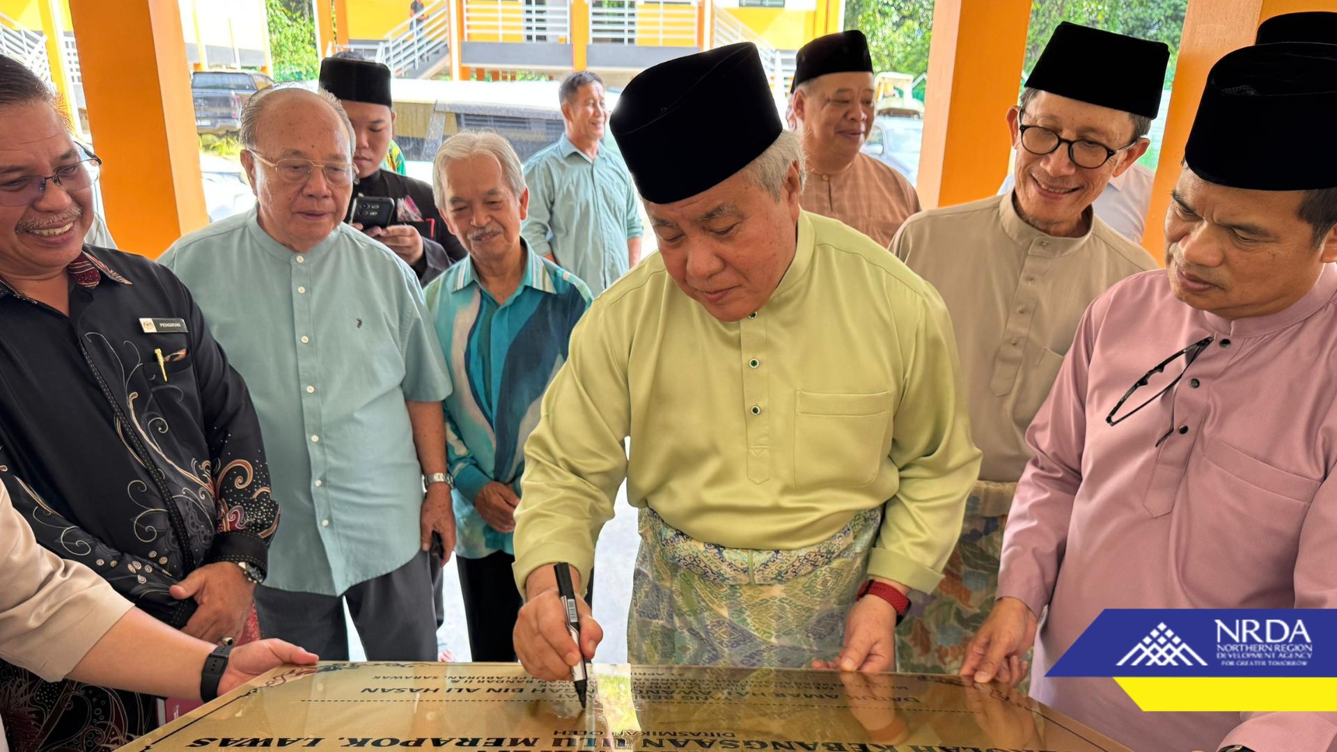 Deputy Premier Launches New Education Facilities in Remote Ulu Merapok ...